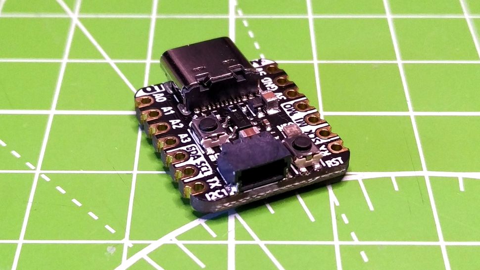Adafruit QT Py RP2040 Review: A tiny board for great projects | Tom's Hardware