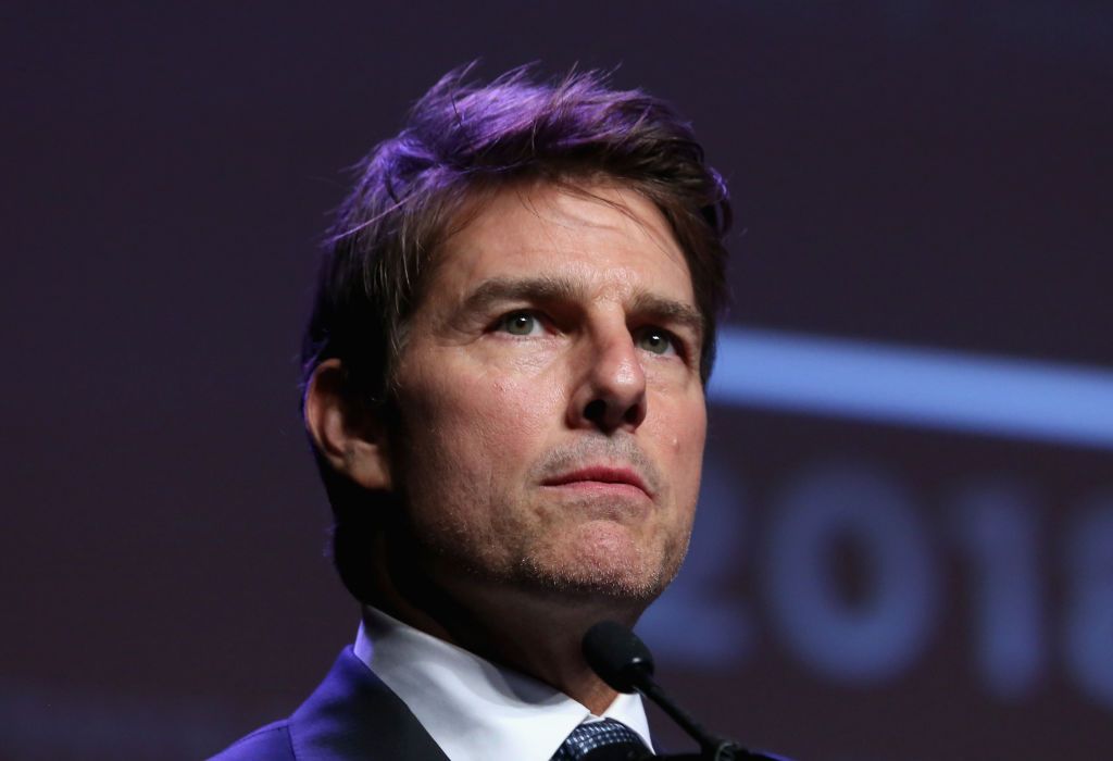 Tom Cruise hangs upside down on WW2 plane for movie stunt | What to Watch