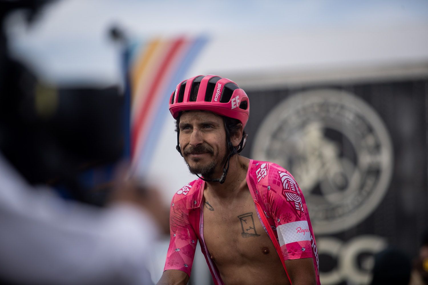 'Rocks and roots with zero traction' – Lachlan Morton's speedy dash ...