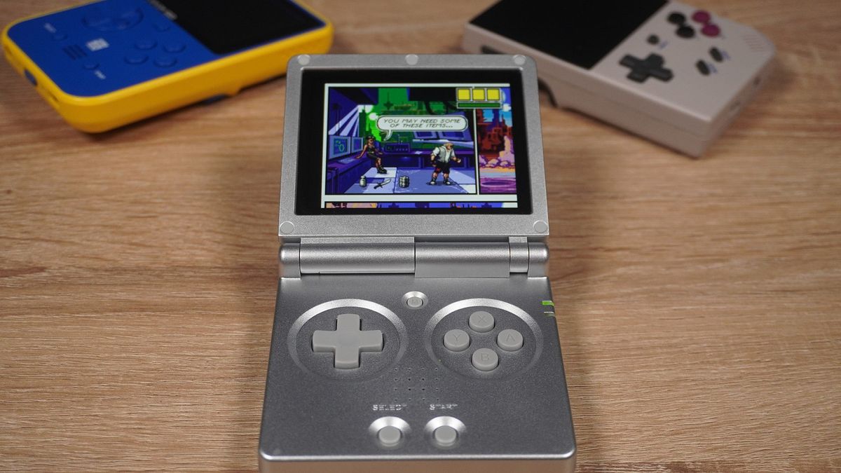 Anbernic RG35XXSP Review: "A great Game Boy Advance SP handheld homage ...