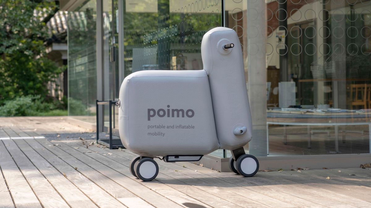 This inflatable electric scooter fits inside your backpack! | T3