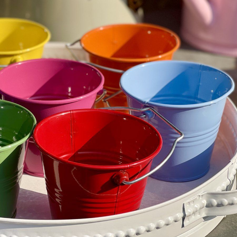 Does Container Color Matter: What Is The Effect Of Color On Planters ...