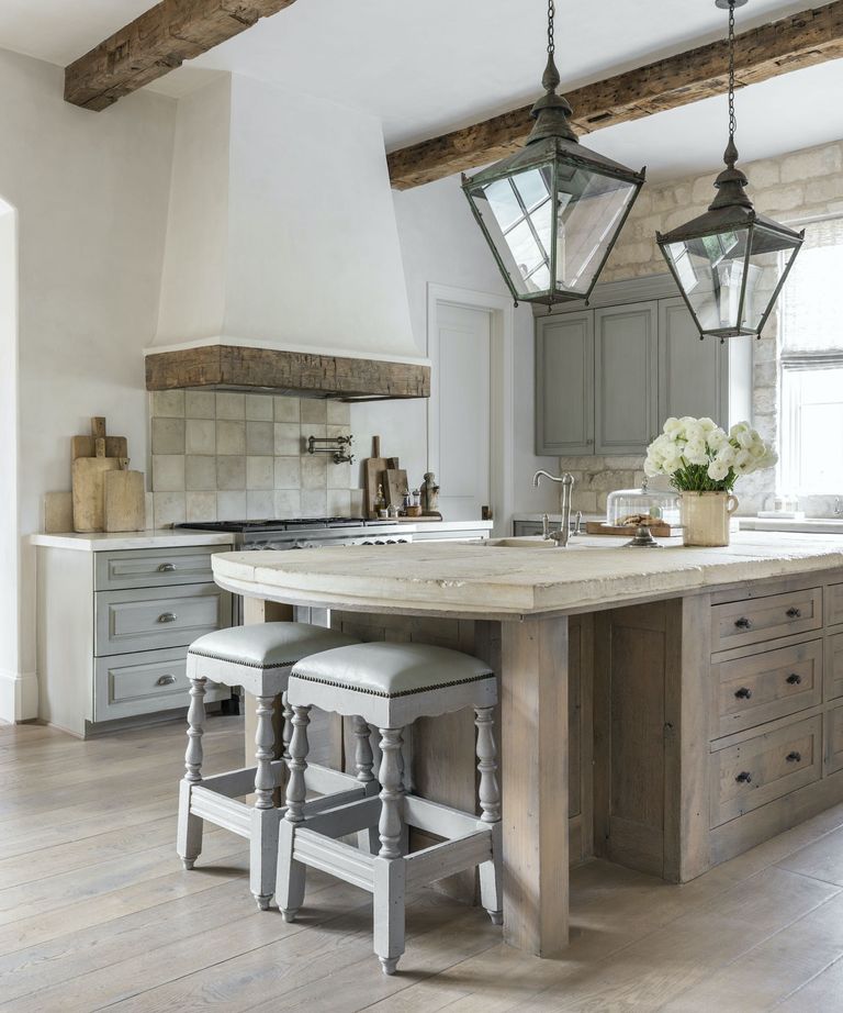 11 expert-approved kitchen countertop trends for 2025 | Homes and Gardens