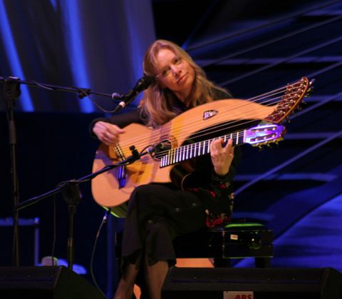 Eight Amazing Female Acoustic Guitar Players | Guitar World