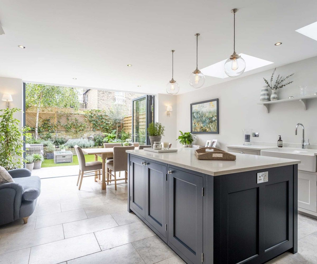 Where to put a kitchen island in a kitchen extension? | Homebuilding