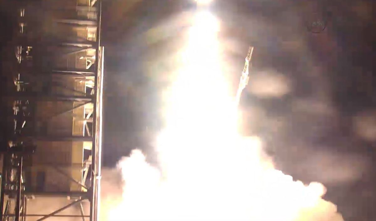 Launch Photos: Minotaur 1 Rocket Lights Up Night Sky | Space