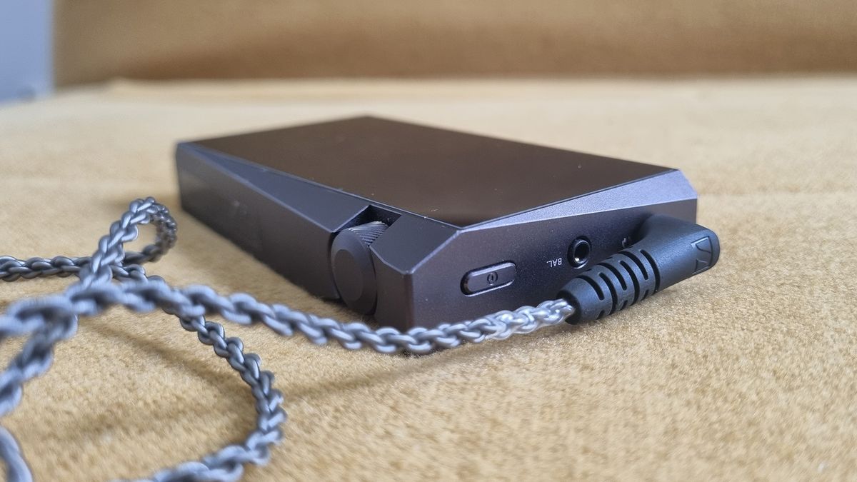 Sennheiser IE 200 review: audiophile-level wired earbuds at an ...