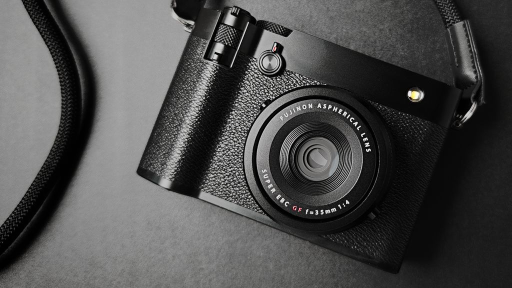 From 102MP powerhouses to retro rebirths, these 3 compact cameras won ...