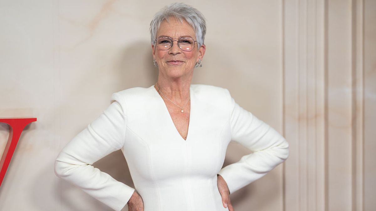 Jamie Lee Curtis is 'greyer, wrinklier' and happier than ever | Woman ...