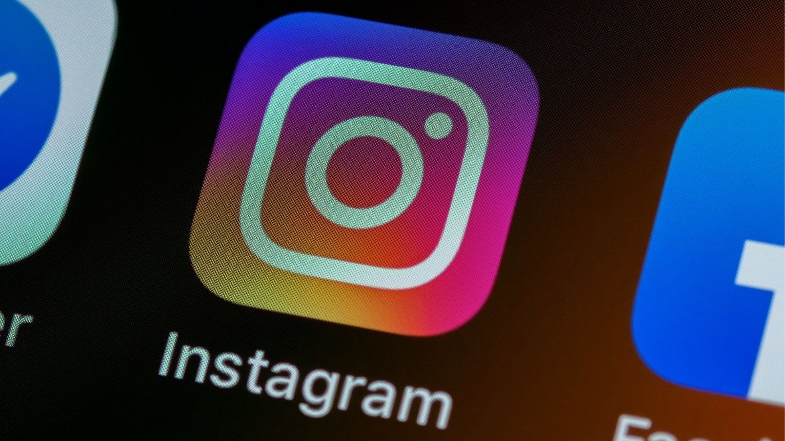 You can finally comment with GIFs on Instagram — how to do it in 3 ...
