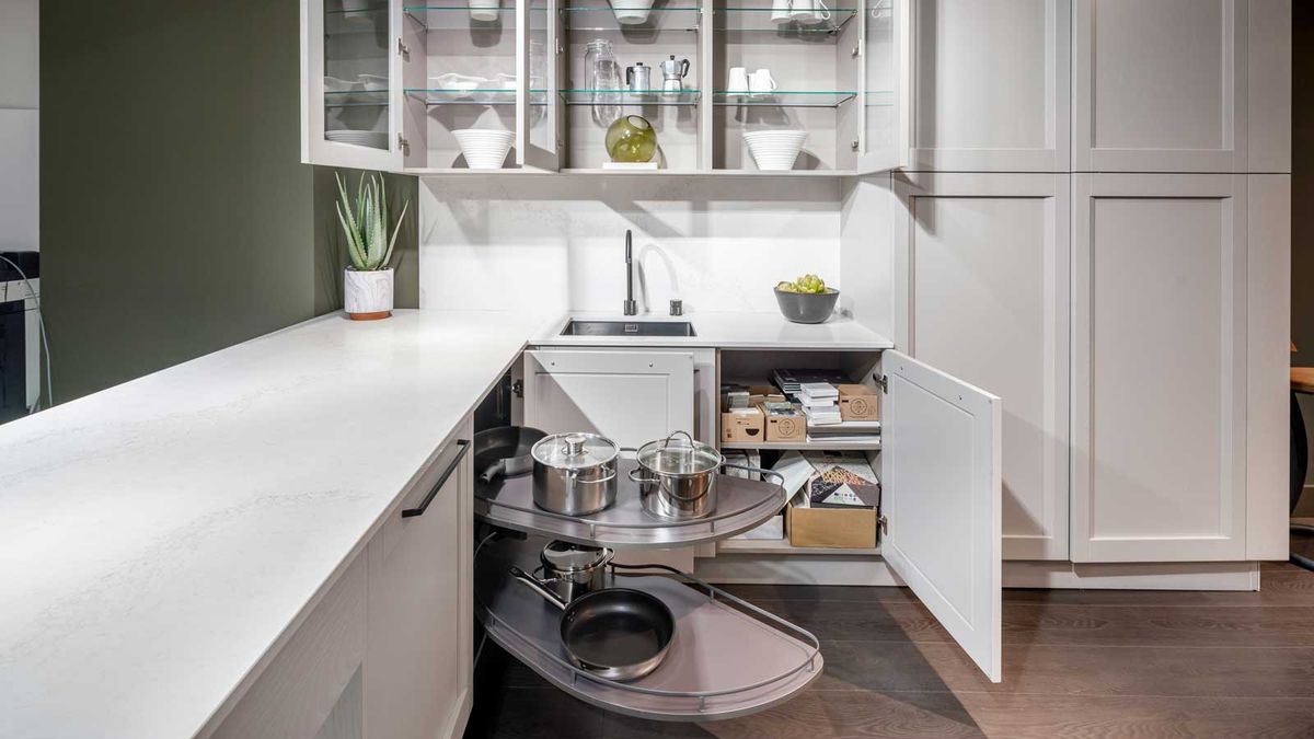 5 rules for organised corner cabinets in a small kitchen | Ideal Home