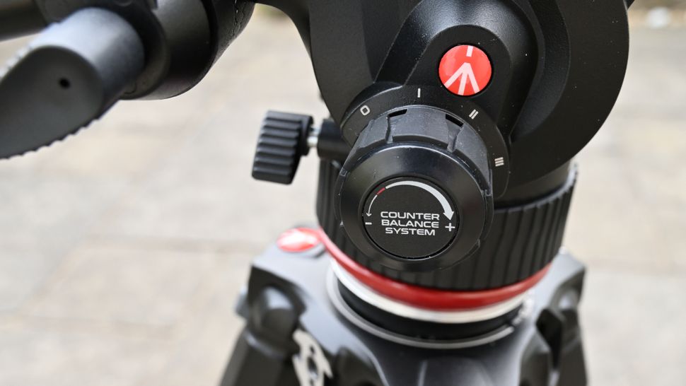 Manfrotto 635 Fast Single Leg Carbon Fibre Tripod review | Digital ...