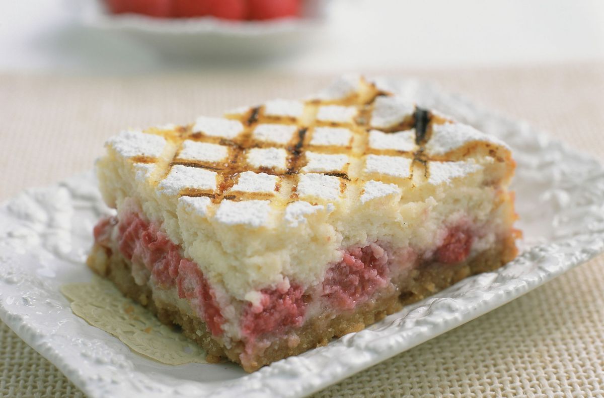 Raspberry ripple cheesecake | Dessert Recipes | GoodtoKnow