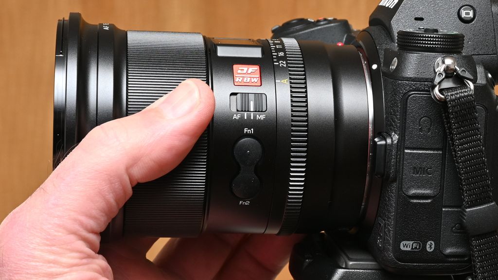 Viltrox AF 16mm F1.8 review: a high-tech lens that really plays the ...