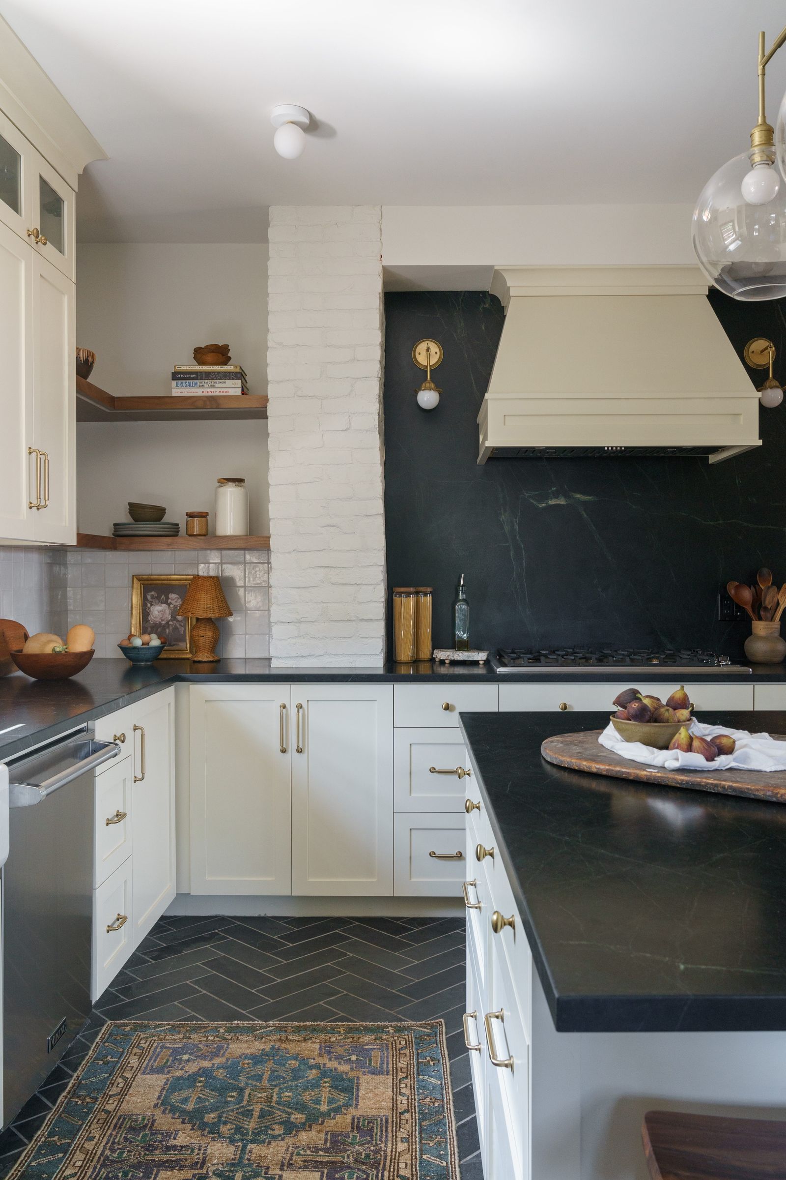 10 beige kitchens that prove this neutral back for 2025 | Homes and Gardens