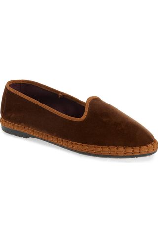 Women in Italy Wear Venetian Slippers With Jeans and Dresses | Who What ...
