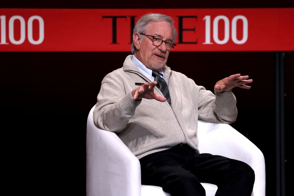Steven Spielberg regrets digitally editing guns out of E.T. | The Week Steven Spielberg regrets digitally editing guns out of E.T. | The Week