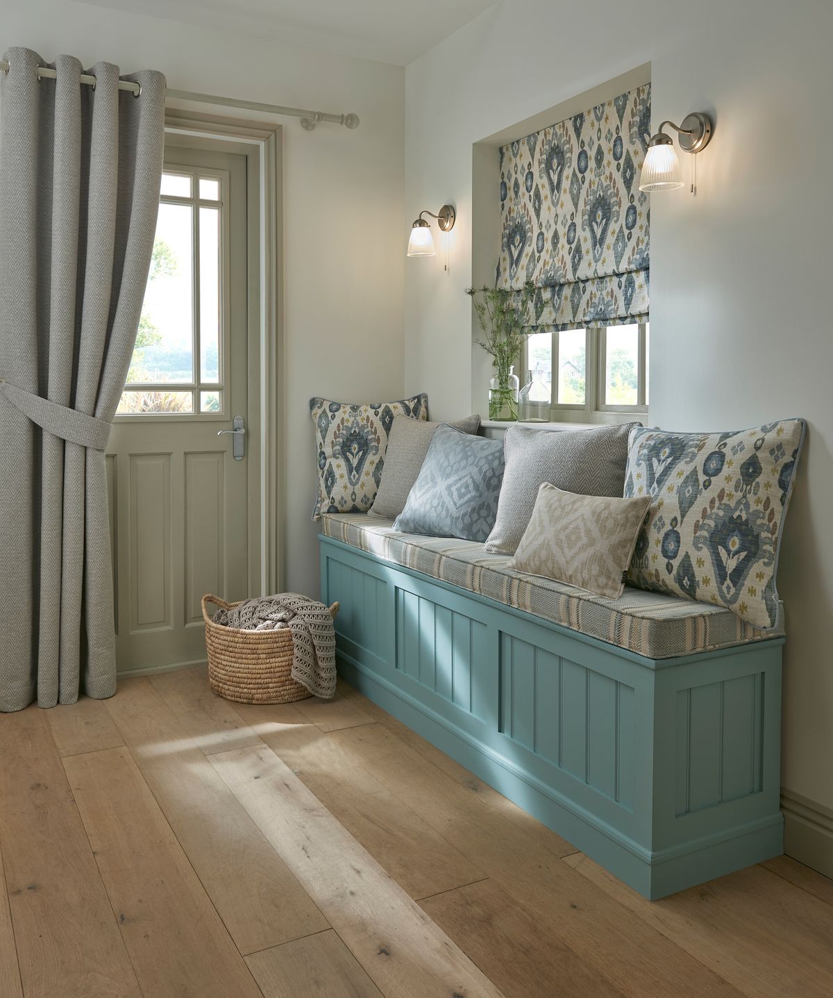 The best narrow hallway ideas to transform tight spaces | Homebuilding