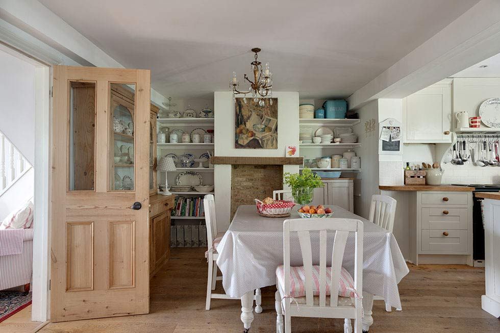 Freestanding kitchens: 17 flexible ways to create a rustic look | Real ...