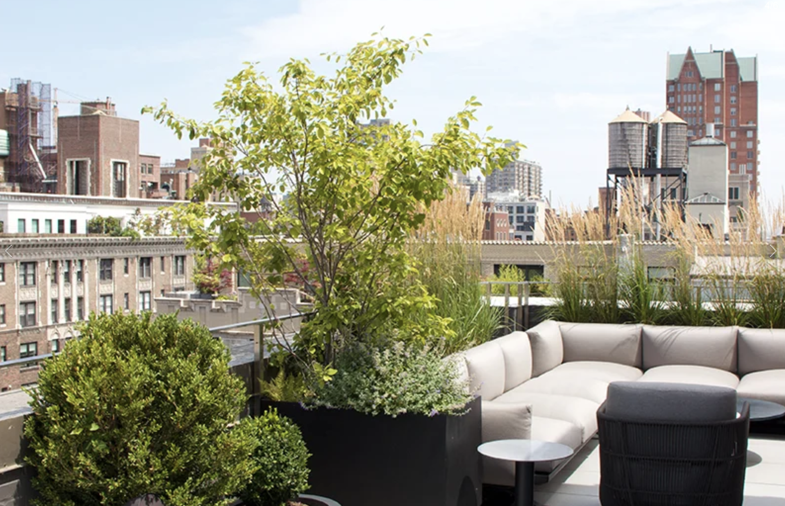 5 Outdoor Furniture Layout Plans for a Small Patio | Livingetc