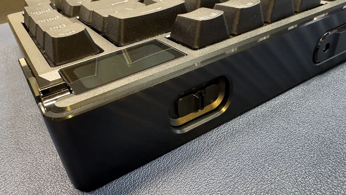 Asus ROG Azoth Extreme Review: $500 | Tom's Hardware