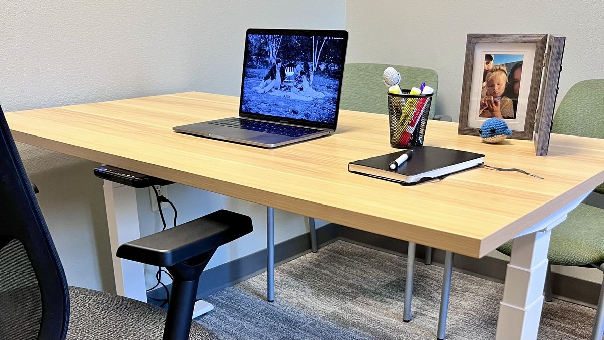 Mount-It Electric Standing Desk review | TechRadar