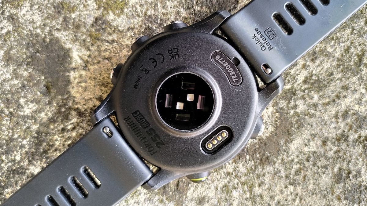 Garmin Forerunner 255 review: new triathlon watch is a winner | Advnture