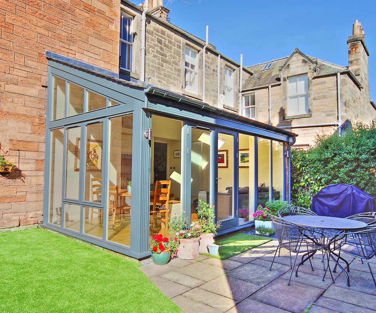 Lean-to conservatory concepts: 12 methods so as to add additional area