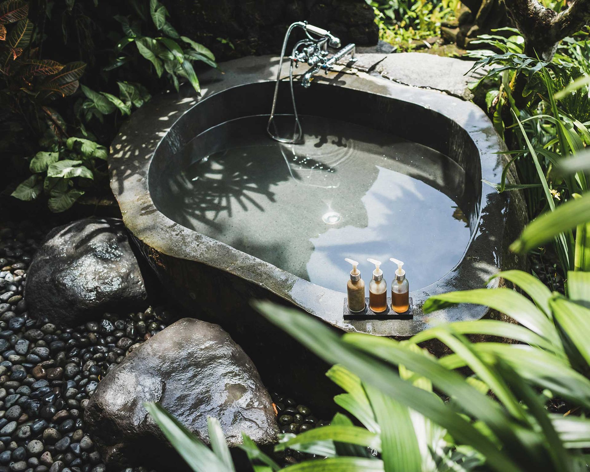 Outdoor bathtub ideas: 11 stylish designs for a relaxing soak out in ...