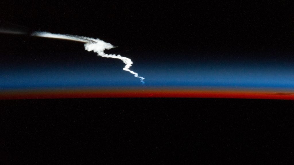 SpaceX Falcon Heavy launch spotted from space station (photo) | Space