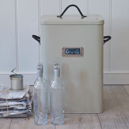 10 clever kitchen bin ideas for recycling and waste | Ideal Home