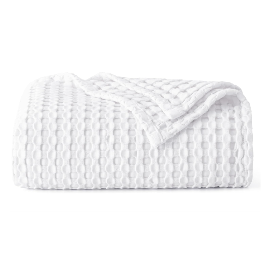 This Viral "Cloud Bed Recipe" Makes Bedrooms Feel So Dreamy