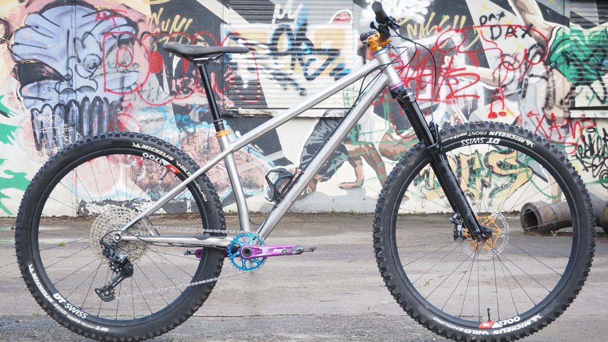 Starling Roost Hope Edition review | Bike Perfect