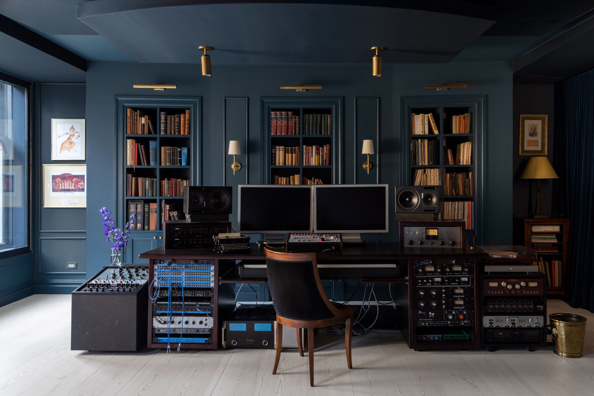 5 of the Best Navy Blue Paint Colors That Designers Love | Livingetc