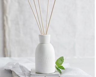 Best reed diffusers: 5 signature scents for Black Friday | Homes & Gardens