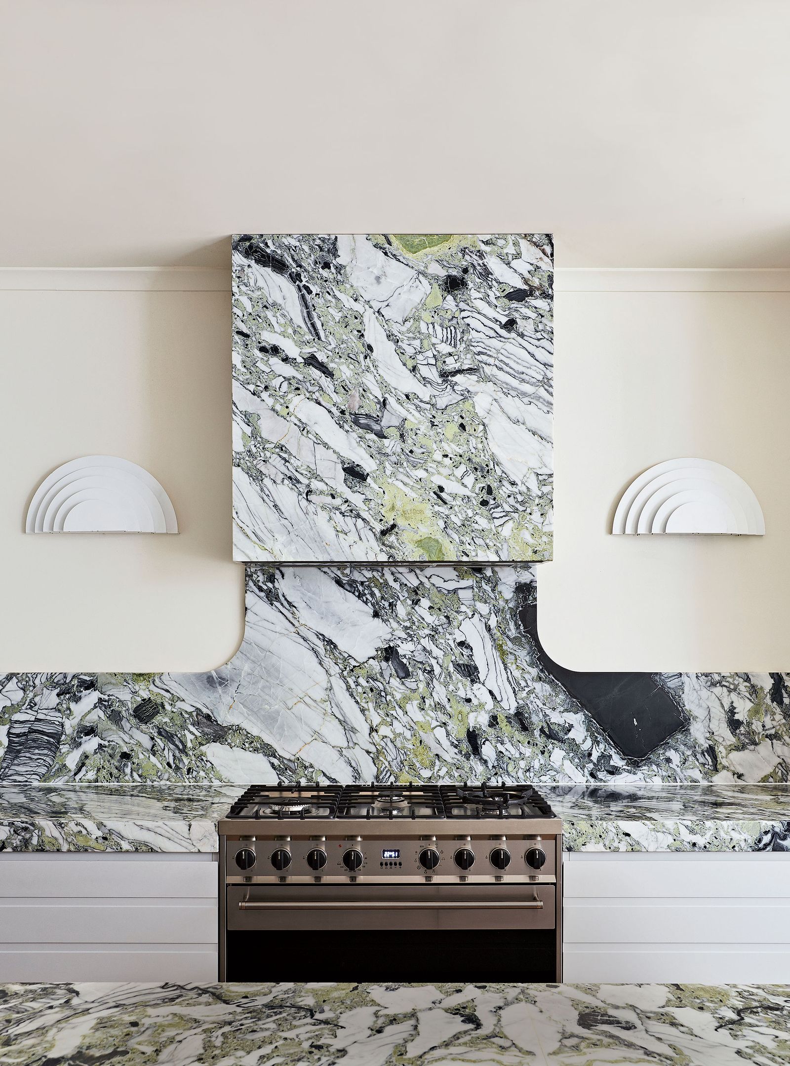 How to end a backsplash on an open wall: experts share the secrets ...