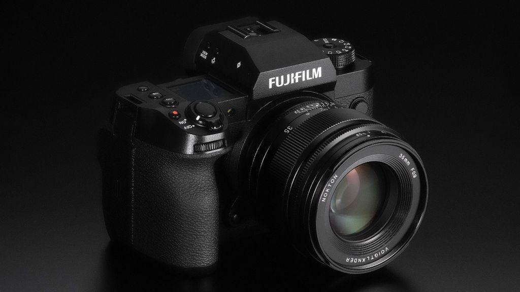 A new ultra-fast, ultra-portable lens for Fujifilm X-mount cameras is ...