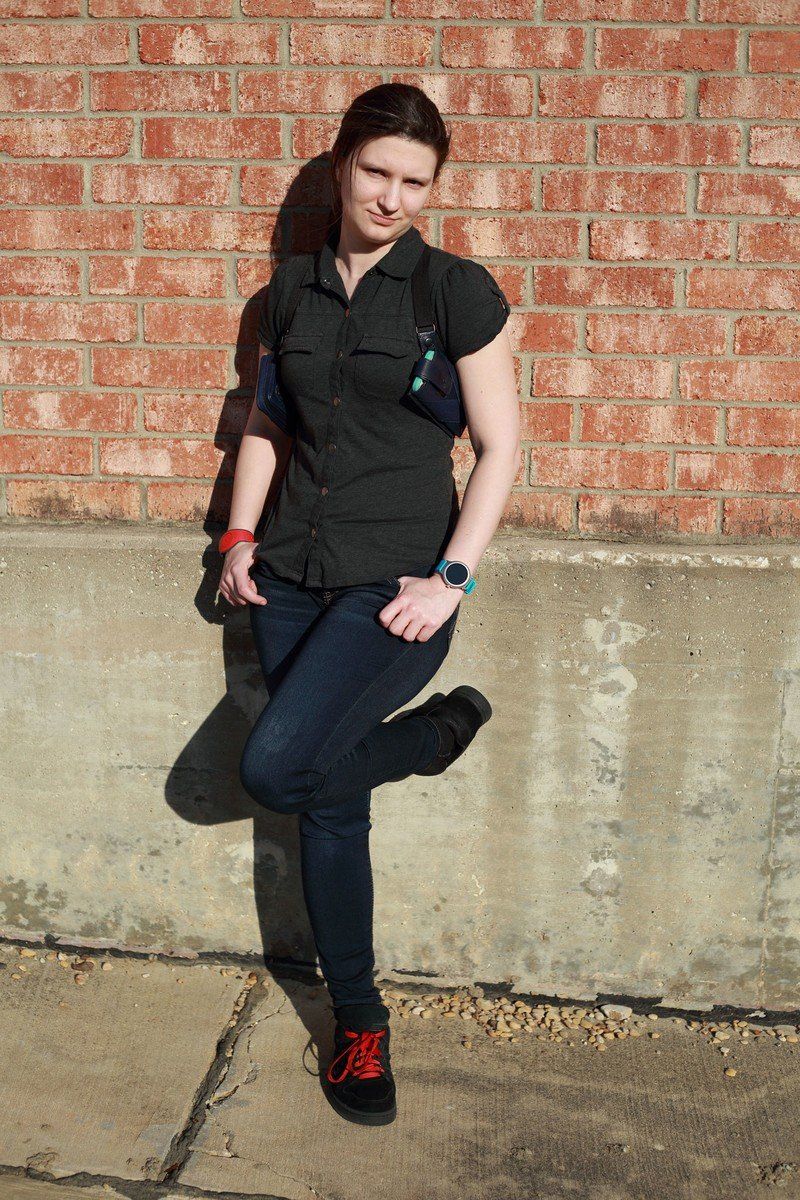 Smartphone shoulder holsters: Why they work and why I wear one ...