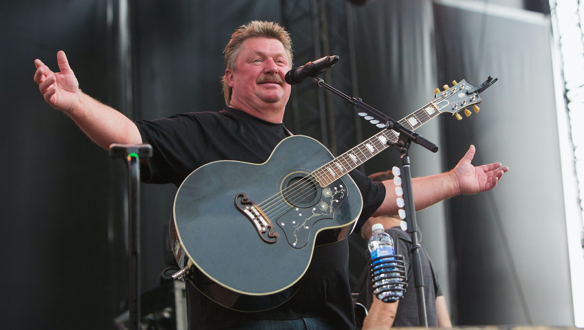 Country music hitmaker Joe Diffie dies aged 61 from coronavirus ...