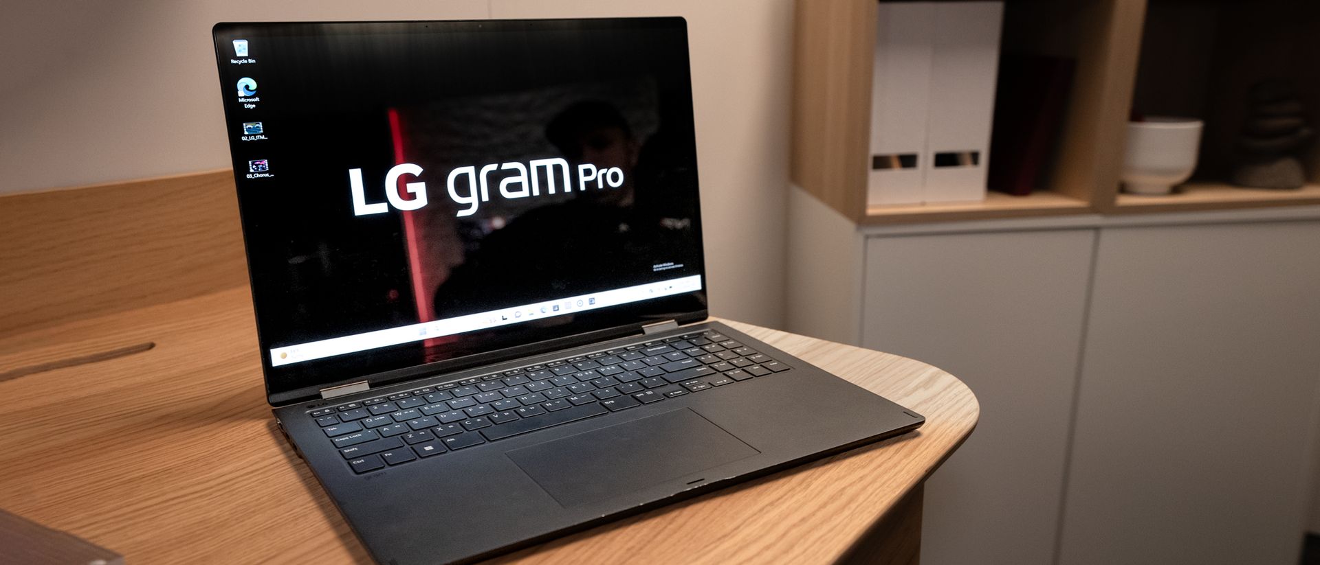 LG Gram Pro 2-in-1 hands-on review — this is World Record light | Tom's ...