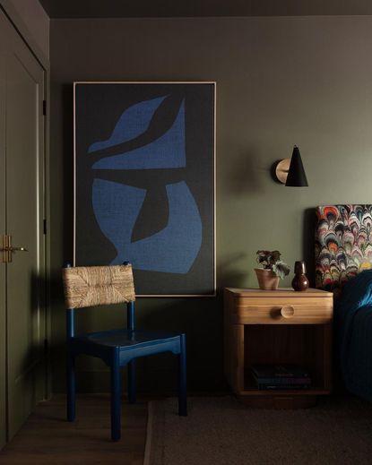 How Does Light Affect Green Paint, And How to Mitigate It | Livingetc