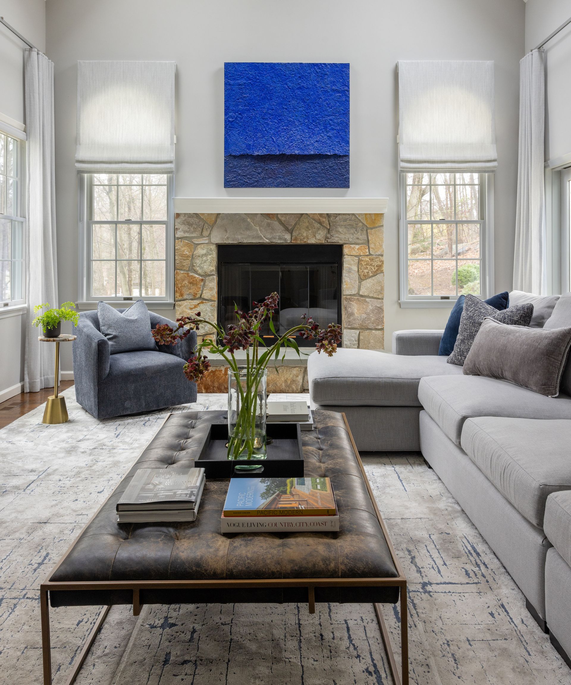 What rug color goes best with a gray couch? Interiors experts weigh in | Homes and Gardens