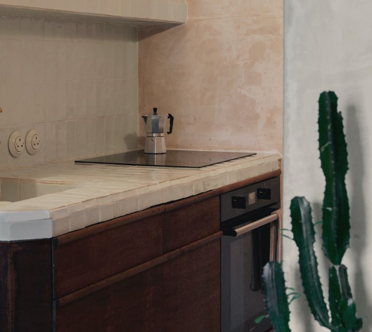 How to tile countertops: with top tips from the experts | Homes and Gardens