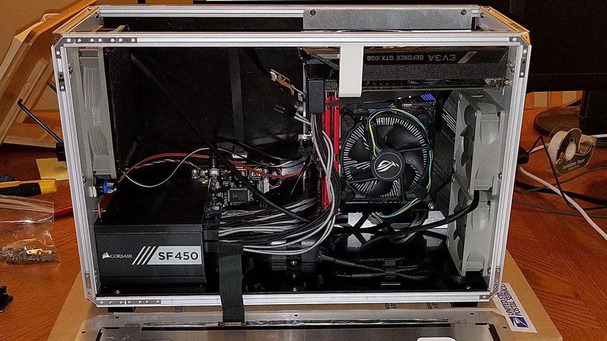 'Luggable' PC is a Laptop From Another Age | Tom's Hardware