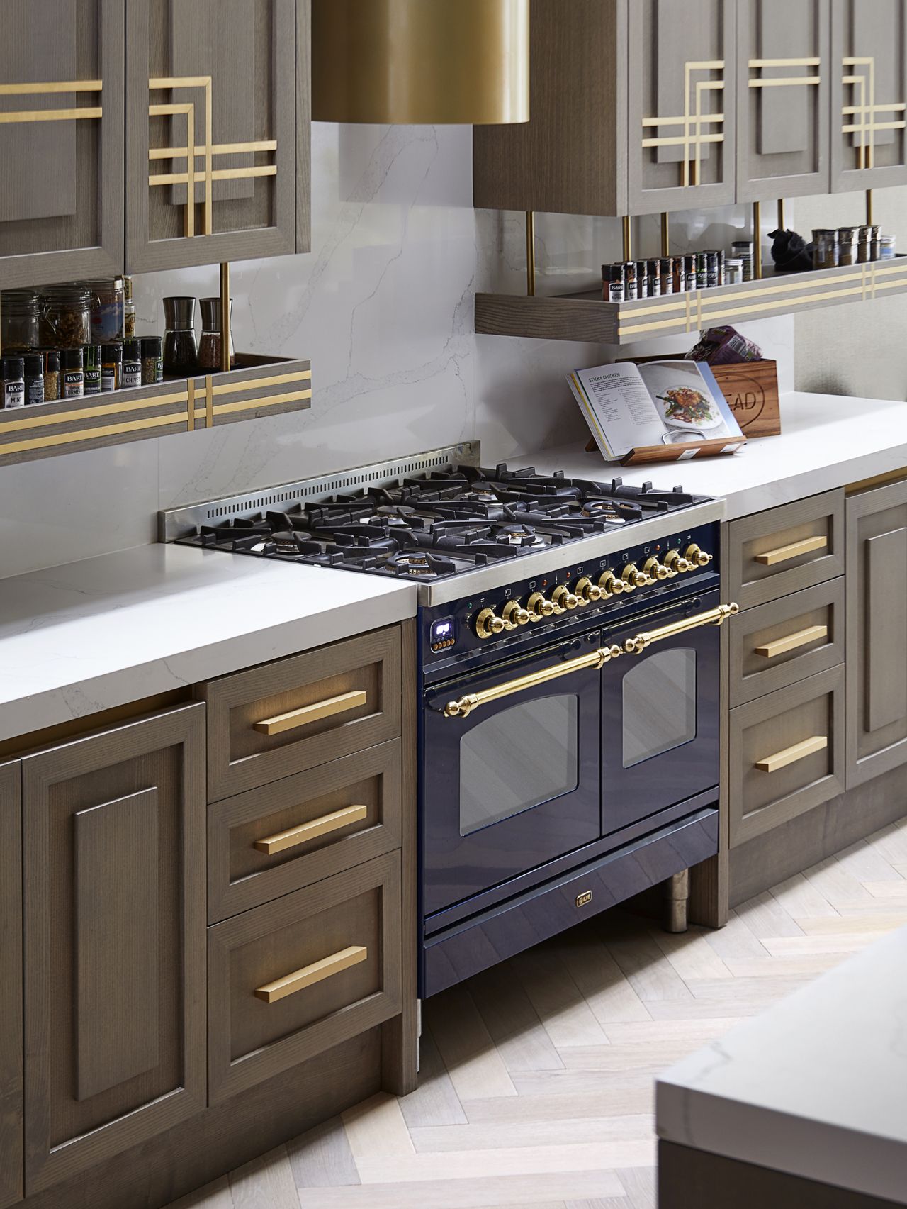 Spice storage ideas: 10 options for order in a kitchen | Homes and Gardens