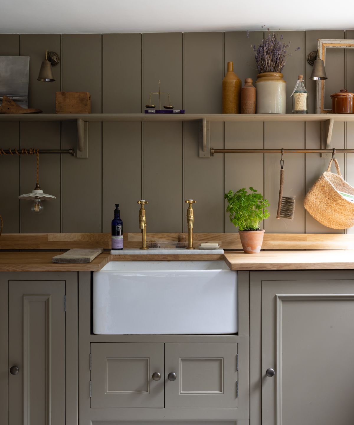 Utility room shelving ideas for extra storage support | Homebuilding