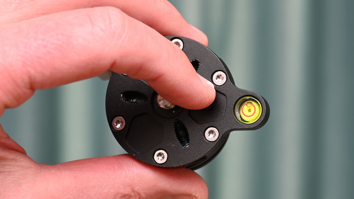Vanguard LVL Universal Tripod Levelling Adapter review: coming in one ...