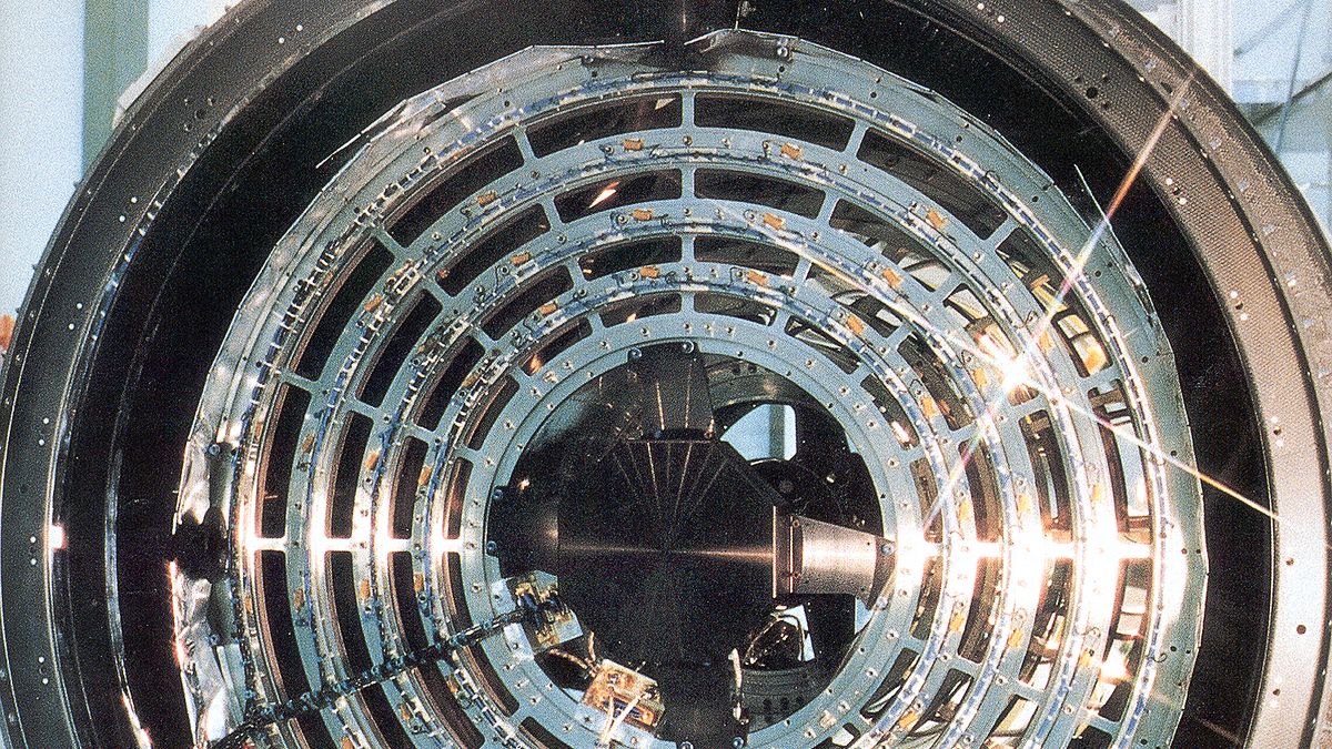 Photos: Germany's ROSAT Satellite Falling to Earth | Space