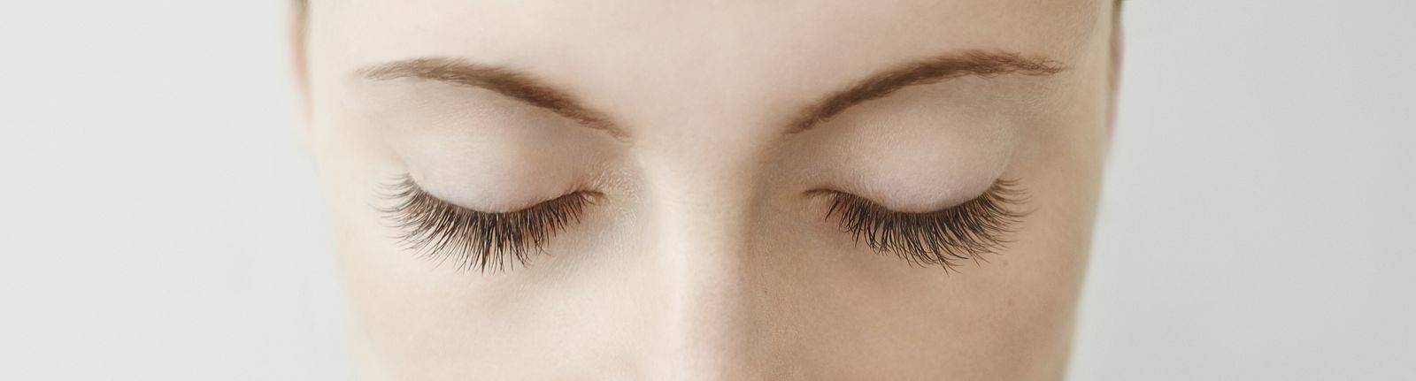 12 genius things you can do with talcum powder | GoodtoKnow