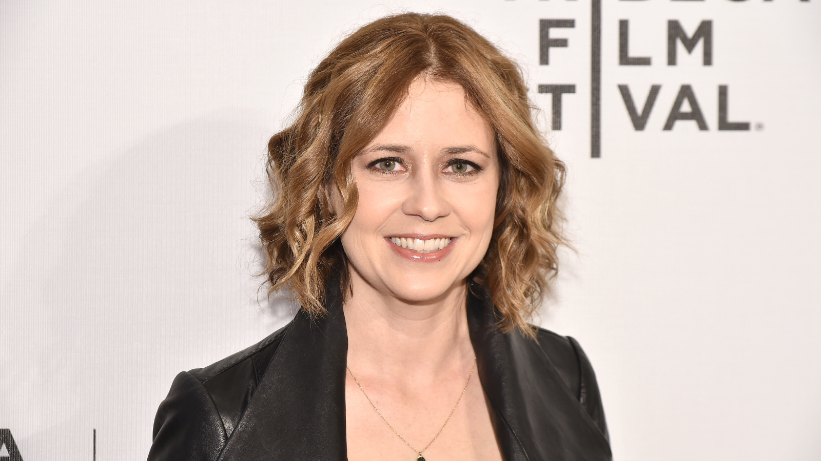 We all need Jenna Fischer's appliance garage in our kitchen | Homes and ...